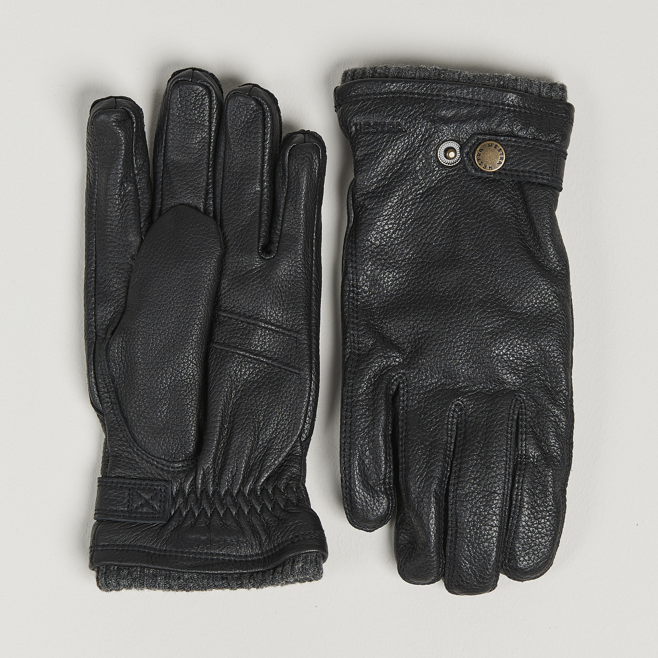 Hestra Utsjö Fleece Lined Buckle Elkskin Glove Black hos CareOfCarl.no
