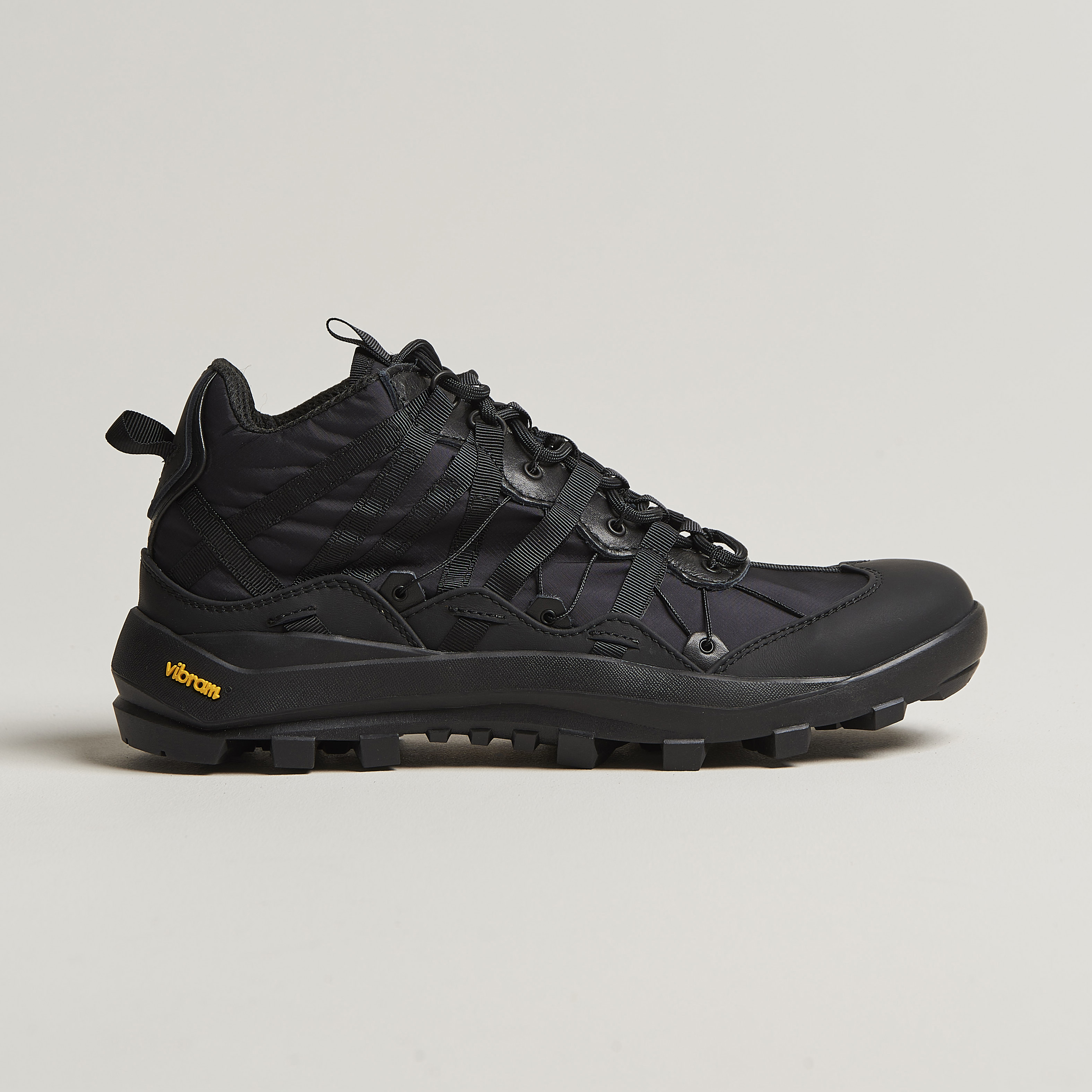 Snow Peak Mountain Treck Shoes Black hos CareOfCarl.no