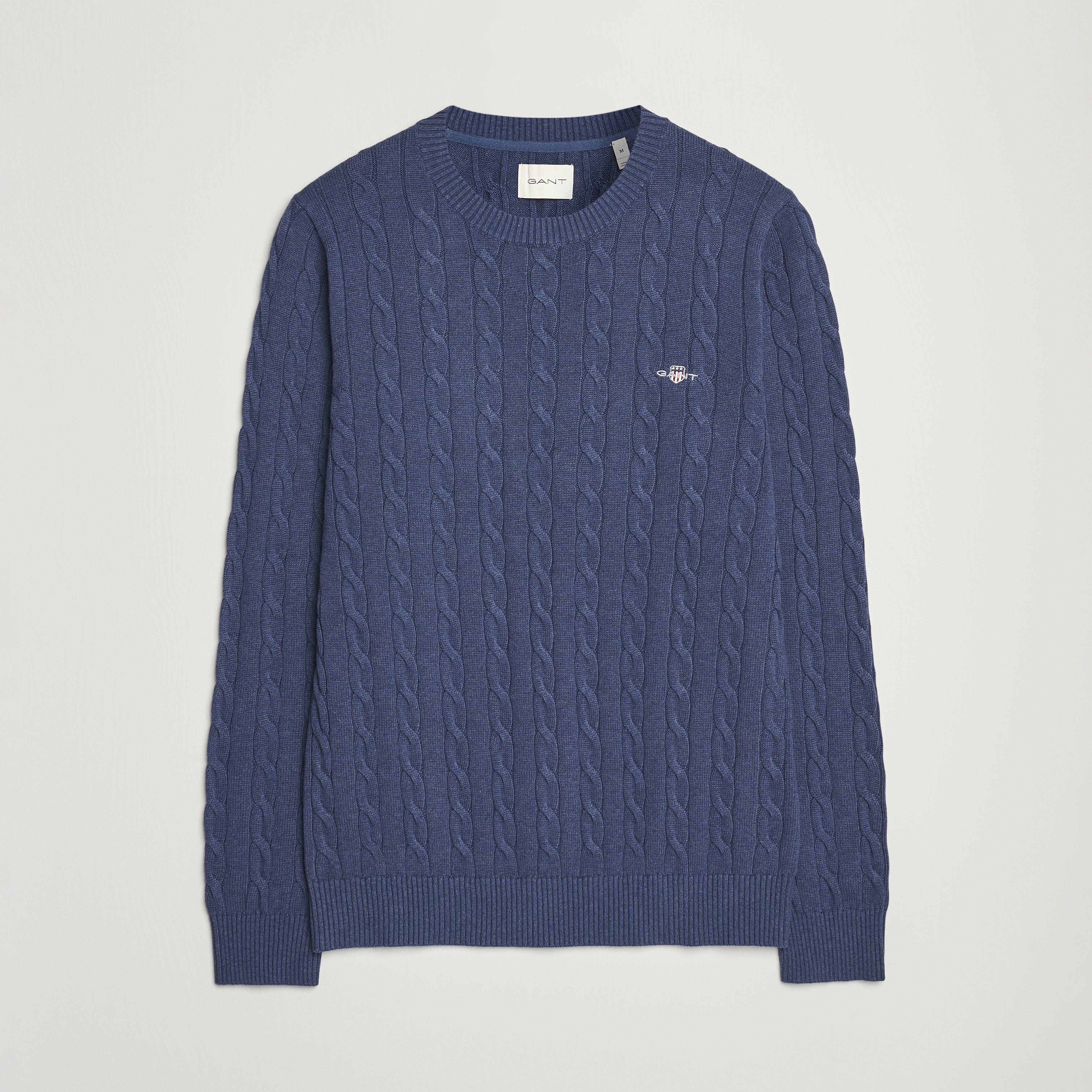 GANT Cotton Cable Crew Neck Dark Jeans Blue Melange hos CareOfCarl.no