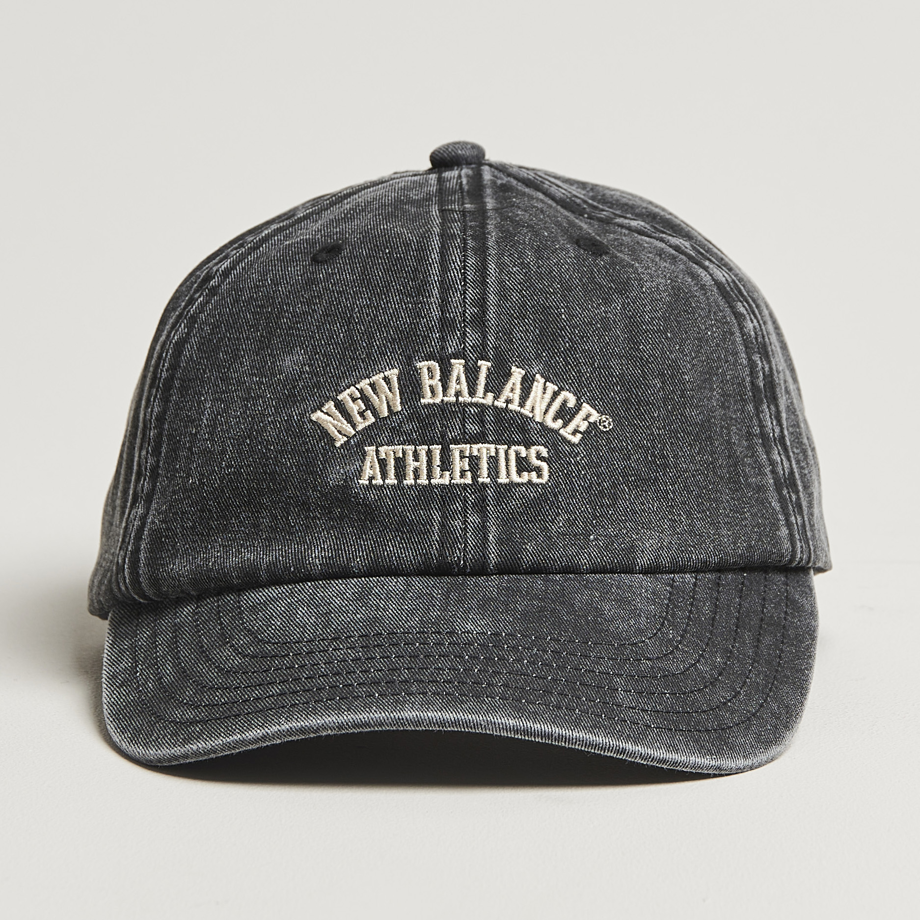 New Balance Athletics Cotton Cap Washed Black hos CareOfCarl.no