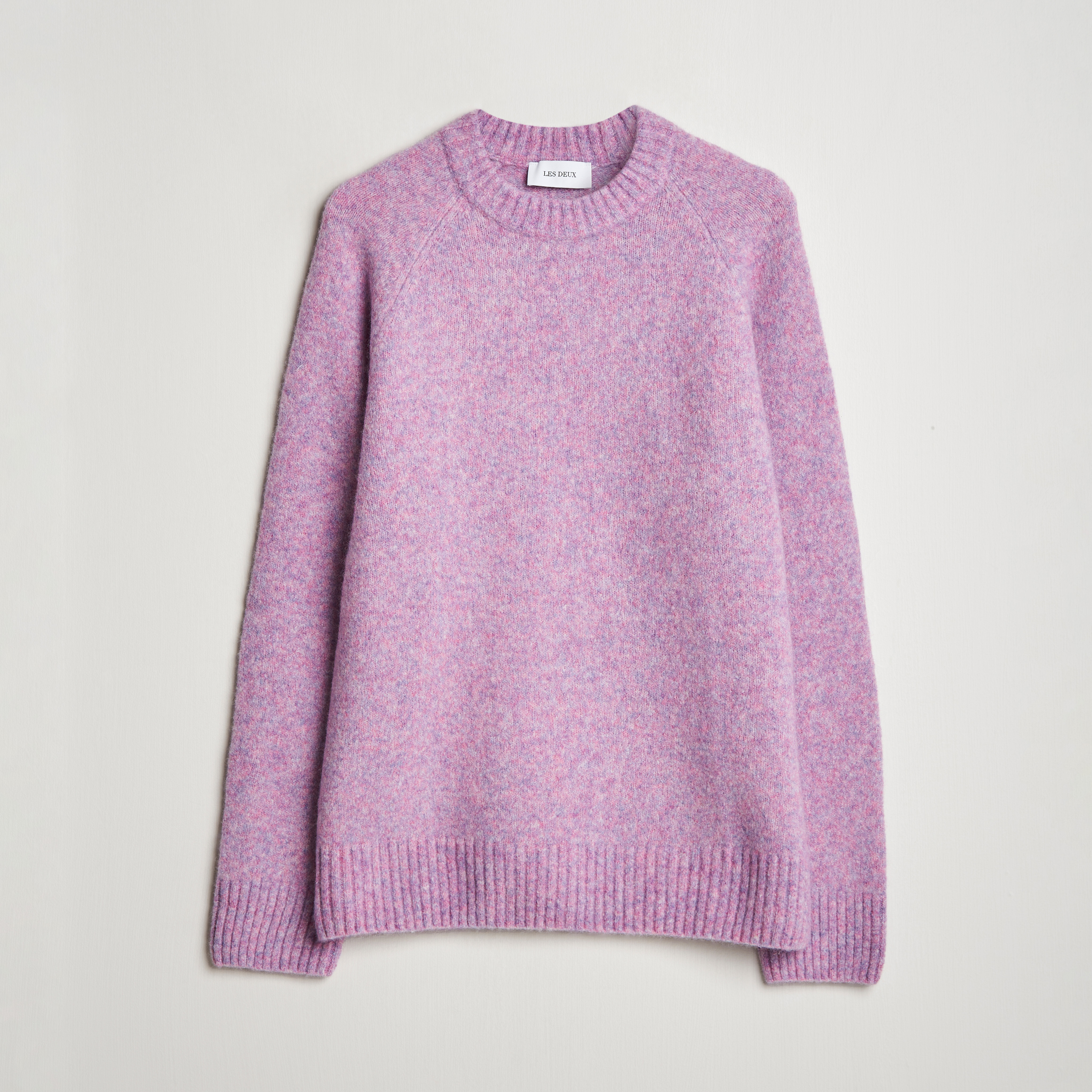 Les Deux Gilbert Roundneck Knit Oyster Rose Melange hos CareOfCarl.no