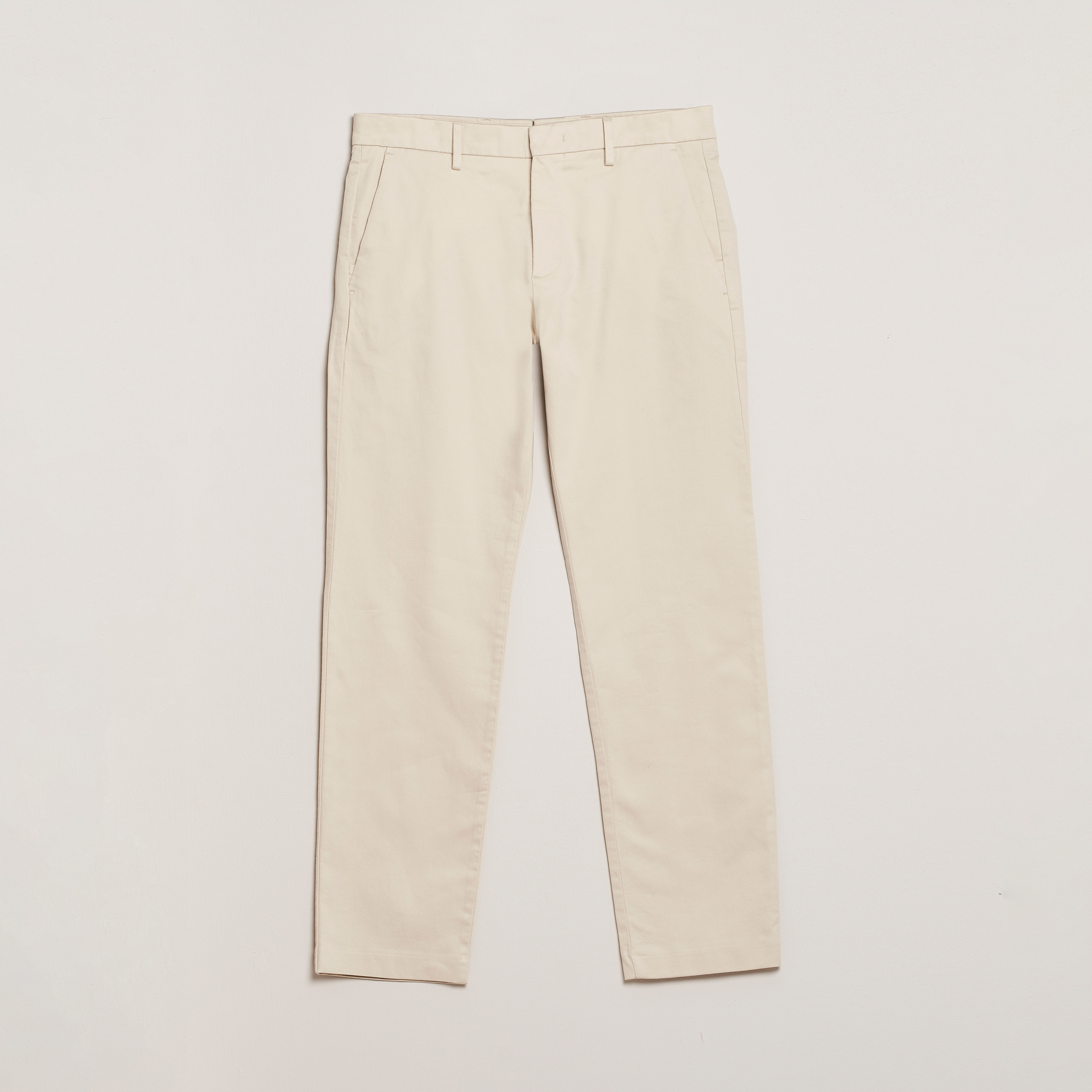 NN07 Theo Regular Fit Stretch Chinos Ivory hos CareOfCarl.no