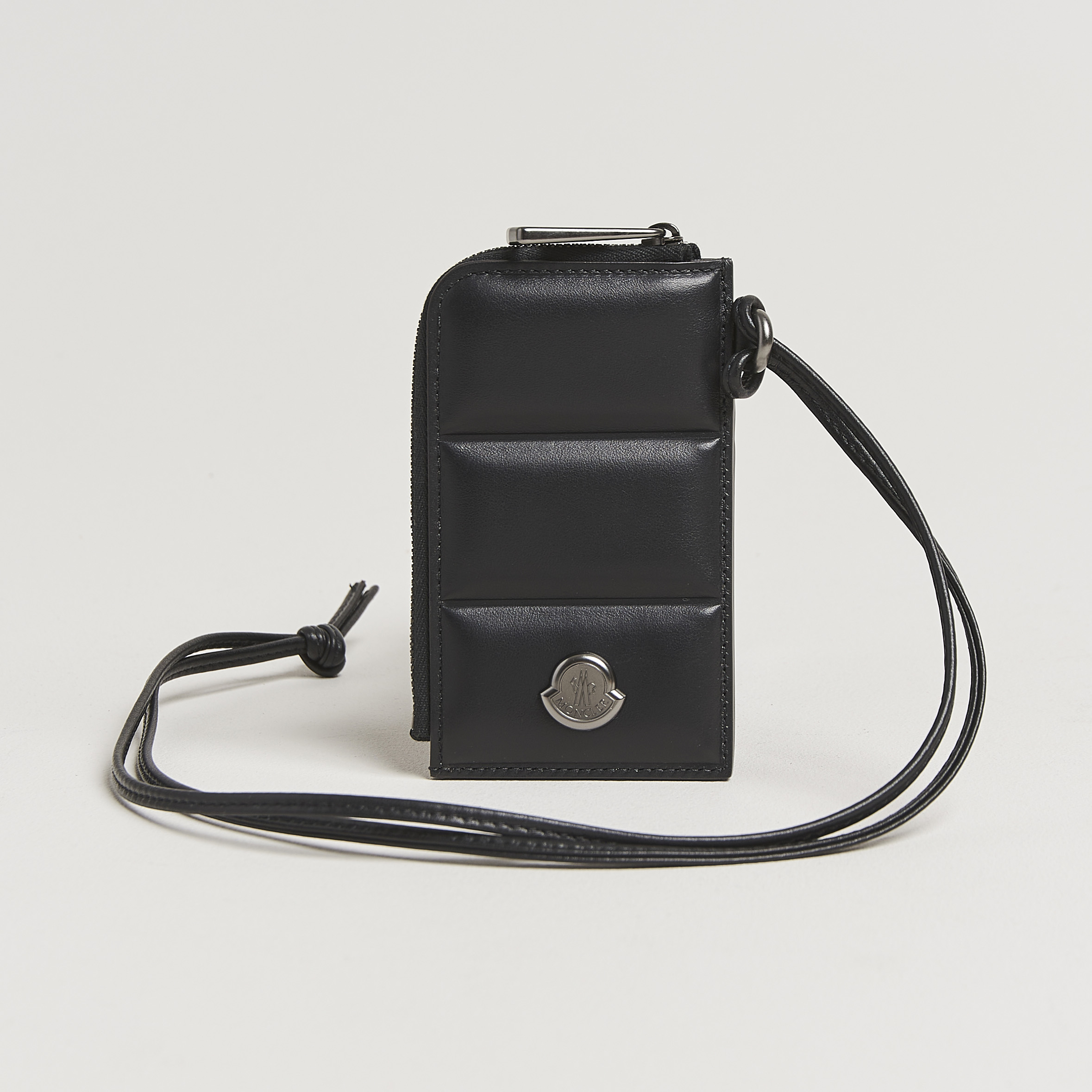 Moncler Doudoune Card Holder Black hos CareOfCarl.no