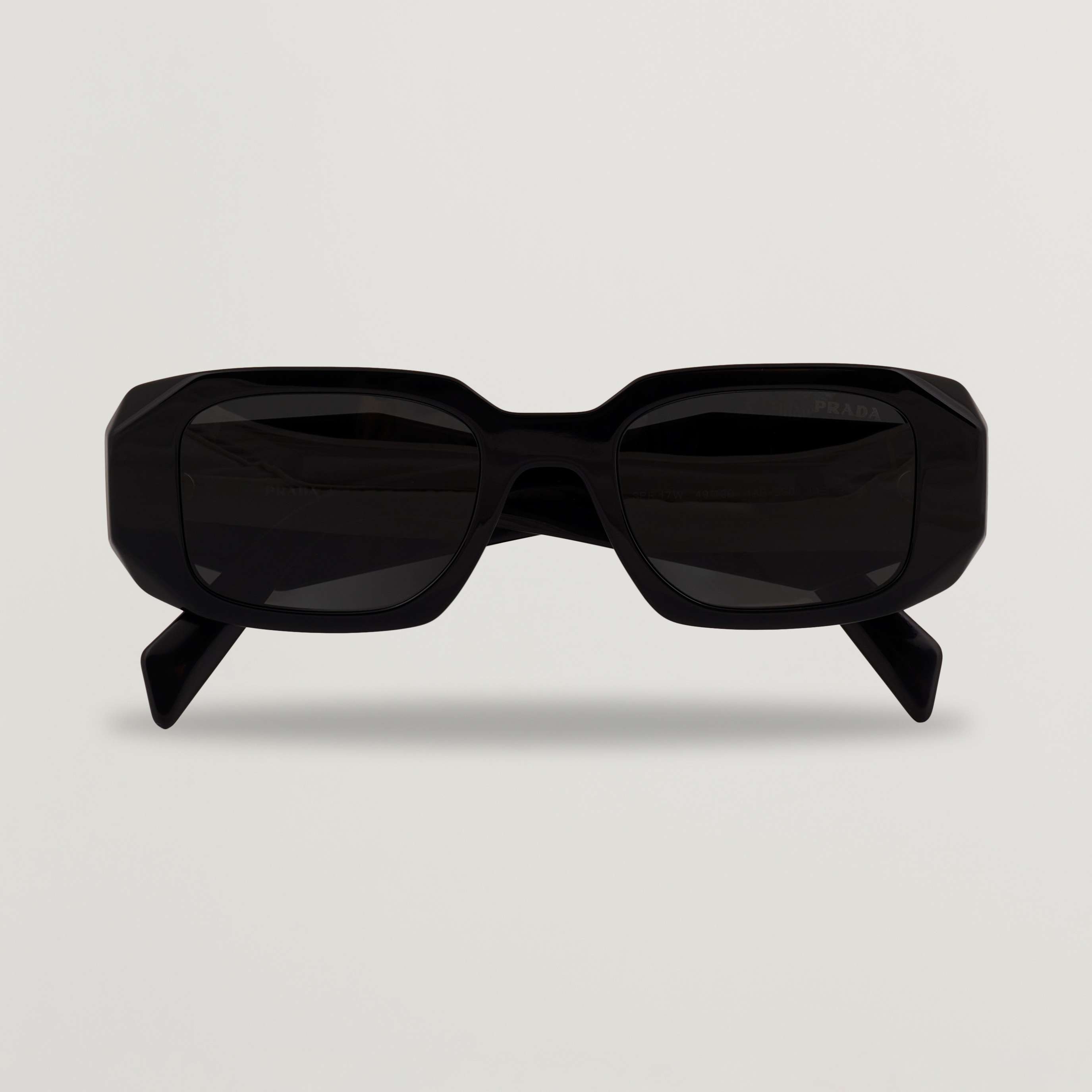 Prada 0PR 17WS Sunglasses Black hos CareOfCarl.no