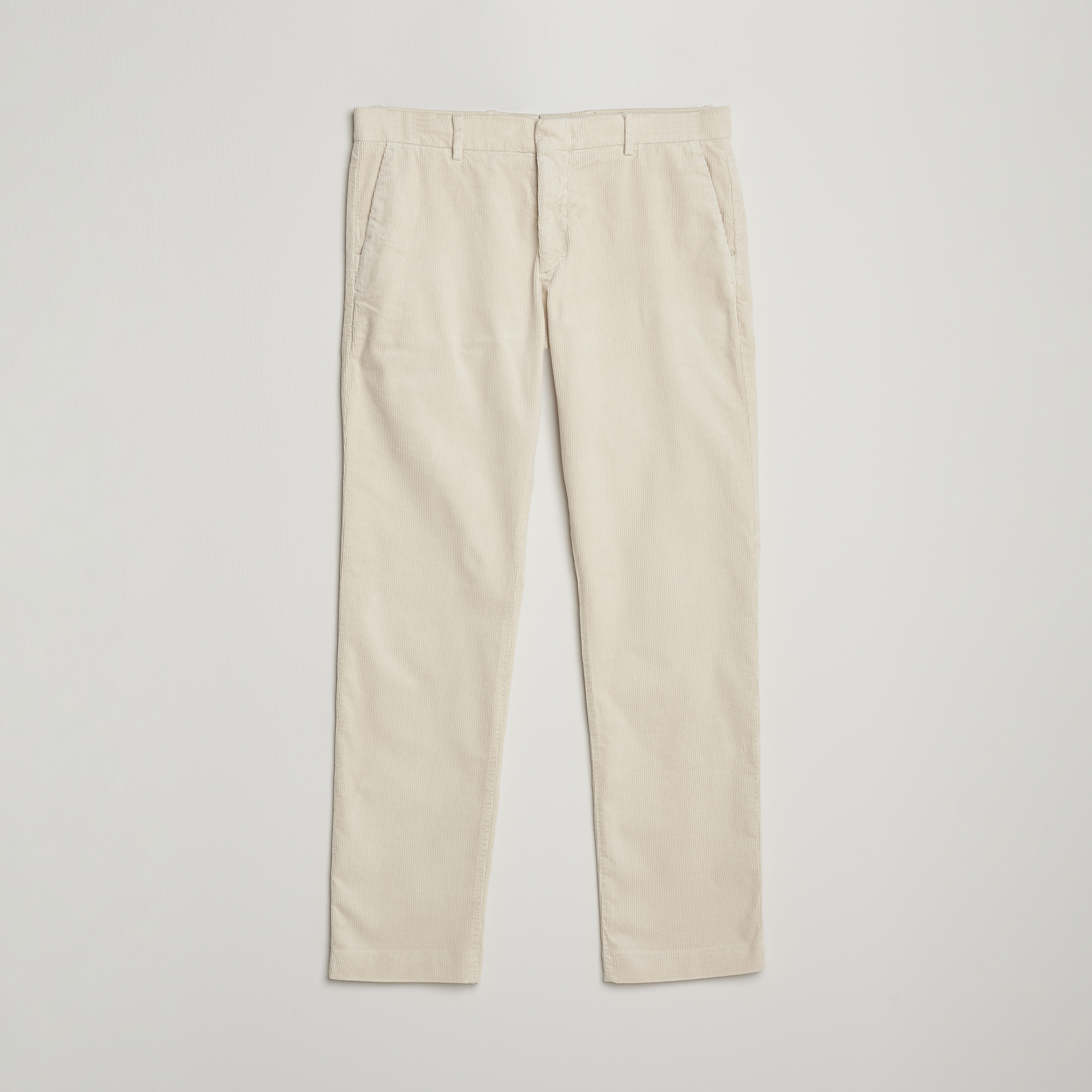 NN07 Theo Regular Fit Corduroy Chinos Ivory hos CareOfCarl.no