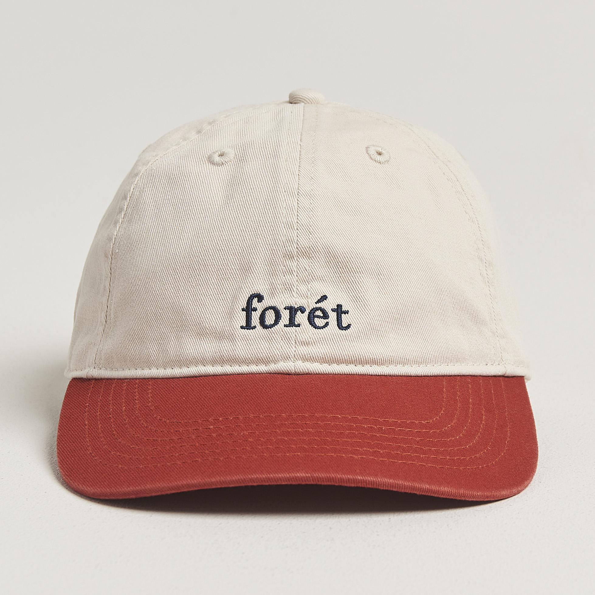 Forét Hawk Washed 2-Tone Cap Cloud/Red hos CareOfCarl.no