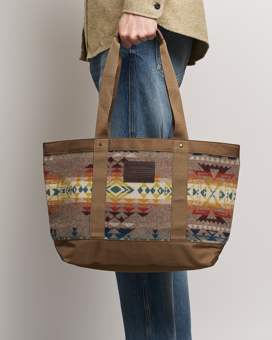Pendleton Zip Tote Bag Highland Peak Tan hos CareOfCarl.no